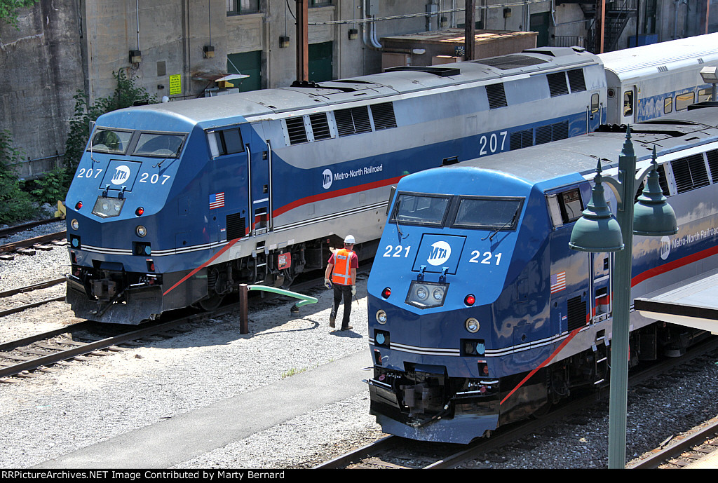 Metro North 221 and 207